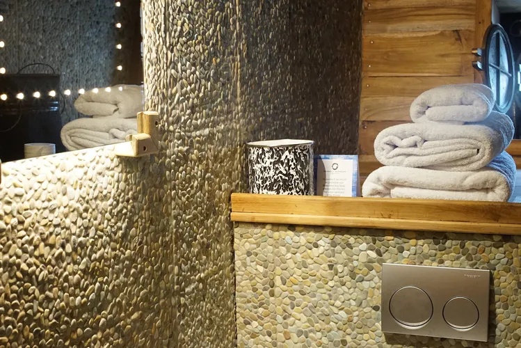 ORACLE yacht for charter (35m,)